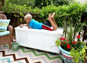 DIY Outdoor Storage Box / Bench - Sand and Sisal